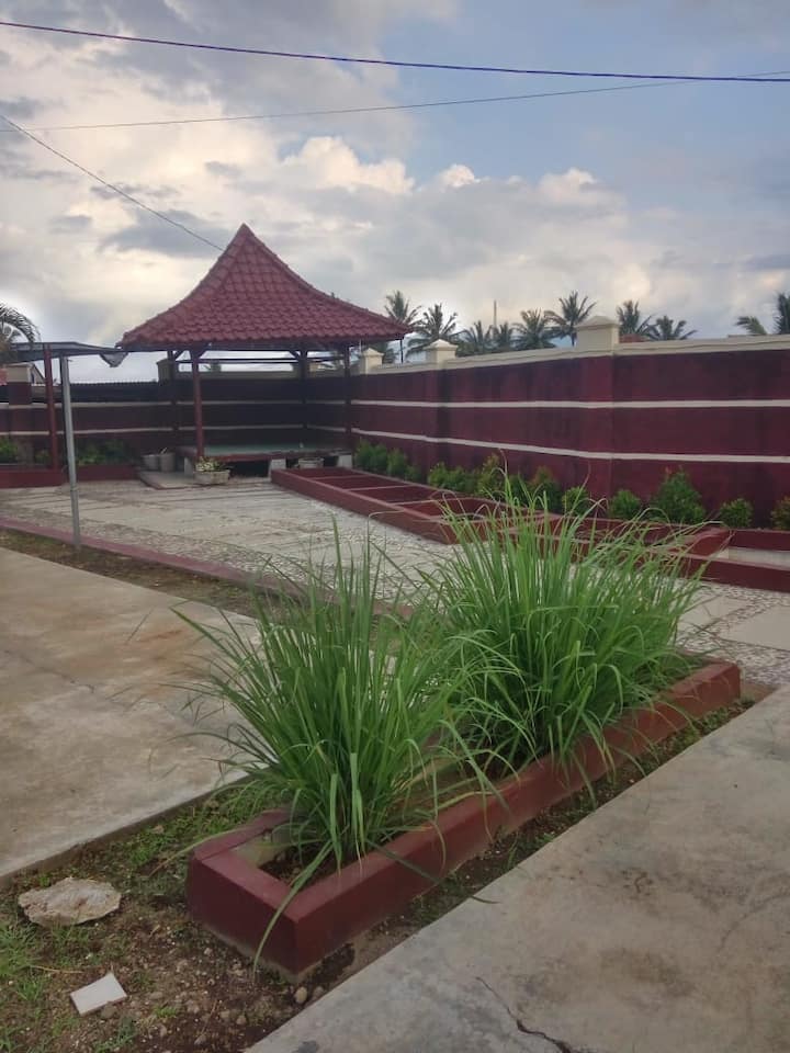 Villa Besar Indah (Dekat Cipanas Dan Darajat Pass) - Garut