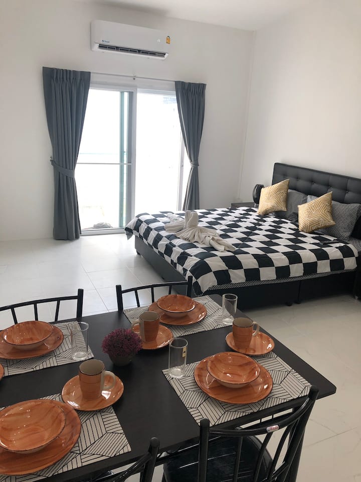 😍Bright Apartment With Balcony & King Size Bed😍 - Patong