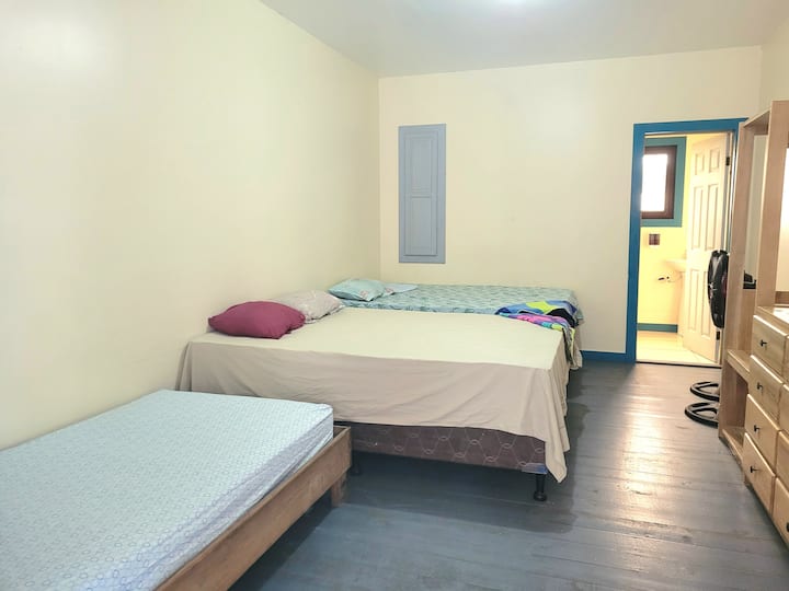 2 Beds + Private Bathroom + Ac + Ocean Side #3 - Utila