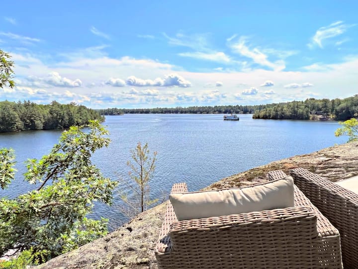Cozy Waterfront Lake Muskoka Cottage By Cliff Bay - Gravenhurst