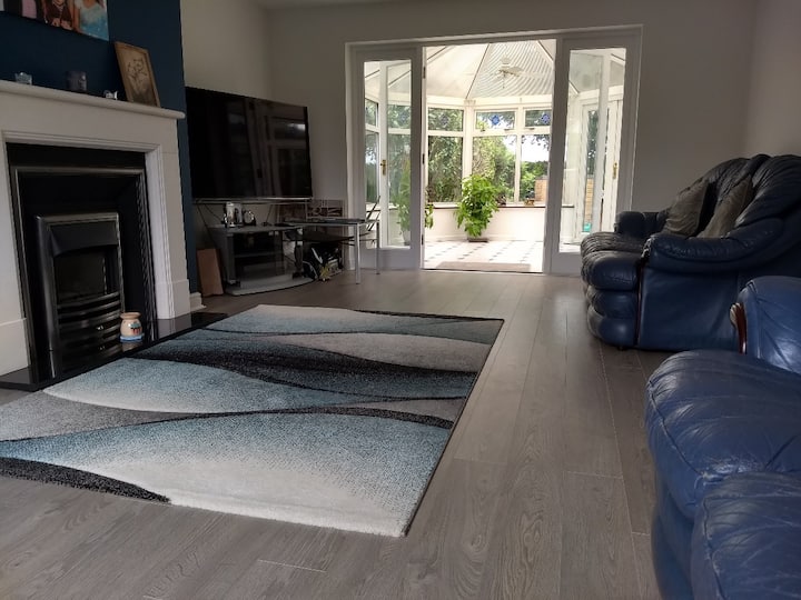 Clean Double Bedroom In Calm, Beautiful Residence - Banbury