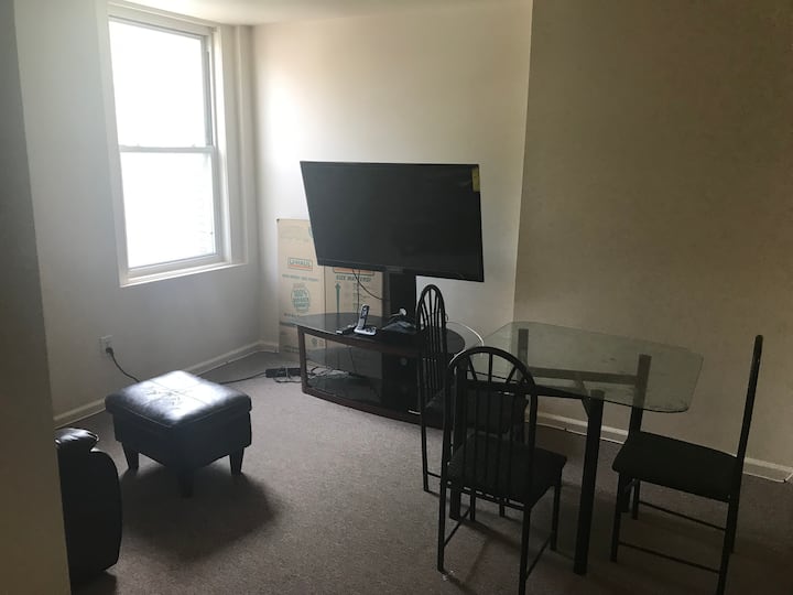 Elizabeth Home With A Private Outdoor Backyard - Elizabeth, NJ