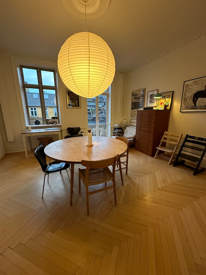 Family-friendly, Spacious, And Centrally Located - Copenhague