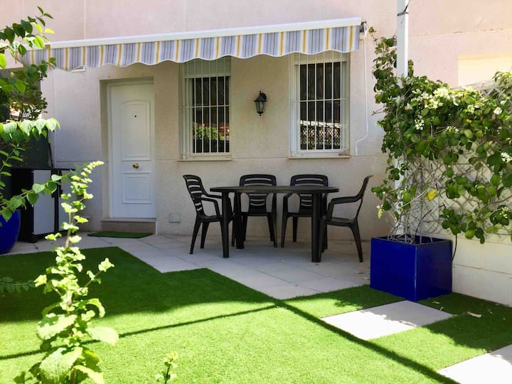 Precioso Estudio Con Jardín Cerca De La Playa - San Juan Playa