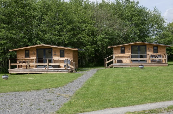 Hawthorn & Oak Mini Lodges - The Paddocks - Cotswolds