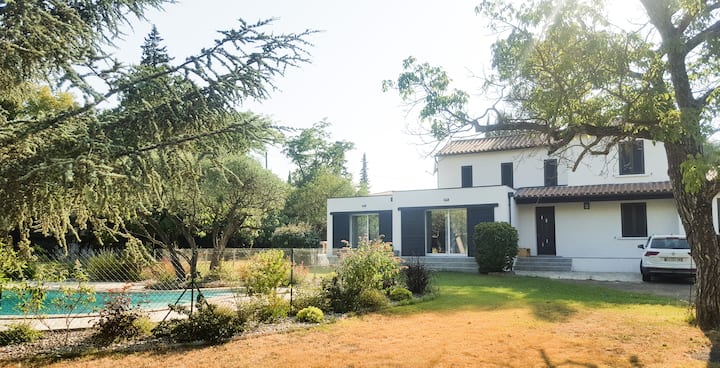 Villa Contemporaine Avec Piscine Proche Centre - Nîmes
