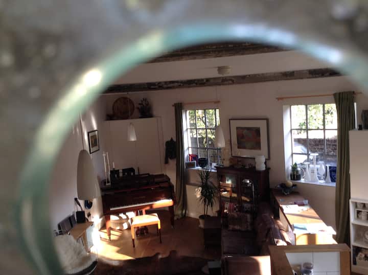 Unique Courtyard Flat In Green Oasis - London Bridge Station