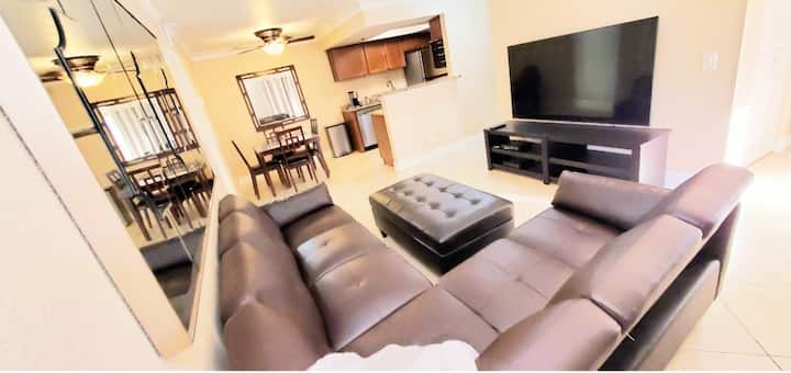 Jackpot Suite In The Heart Of Las Vegas! - The LINQ Hotel + Experience