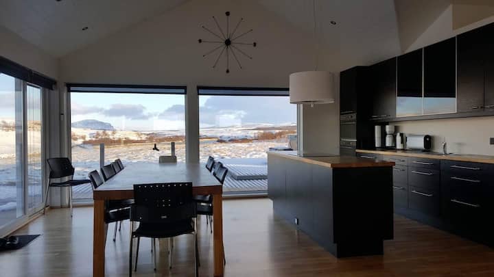 Beautiful House With Amazing View - Iceland