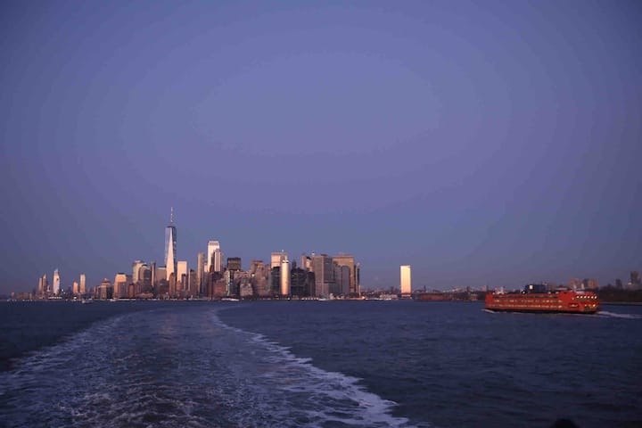 2 Bedroom With A Parking Spot. Walk To Ferry. - New York