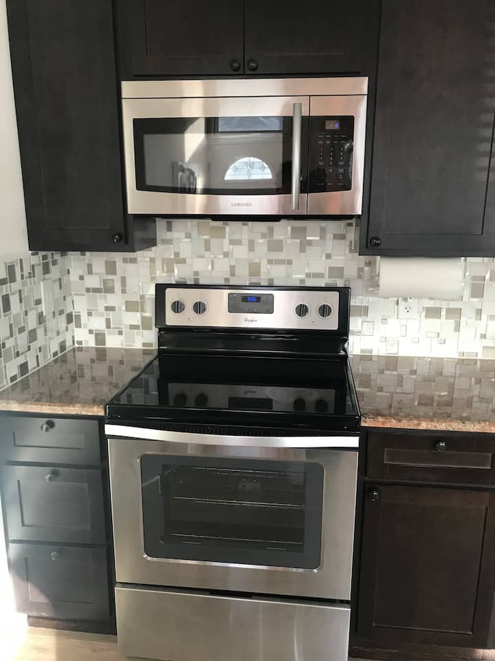 Private 1br Apt | Near Septa/town | Fast Wifi/desk - King of Prussia, PA