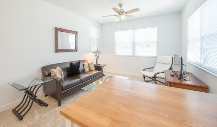 Comfortable & Convenient 1/1 @ Mco - Orlando, FL