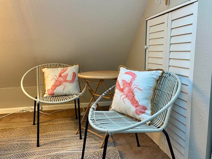 Stylish Seaside Cottage - Walking To Beach - Half Moon Bay, CA