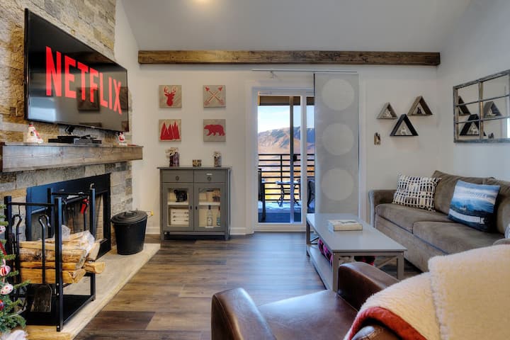 Modern Rustic Mountain Loft w/ Panoramic Views - Lofts for Rent in ...