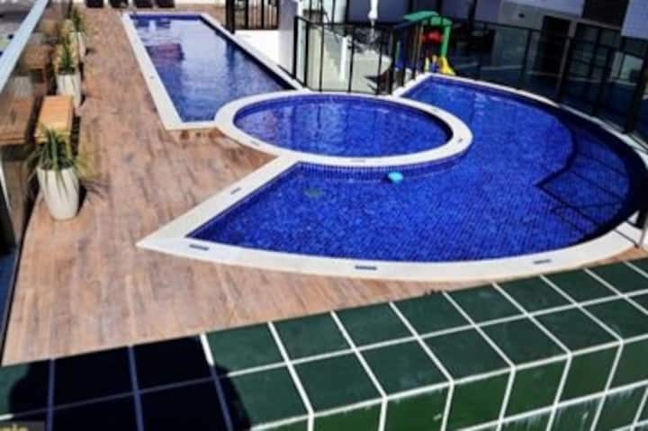 Apto 2 Qtos S/1 Suíte C Camas De Casal. 3 Piscinas - Maceió