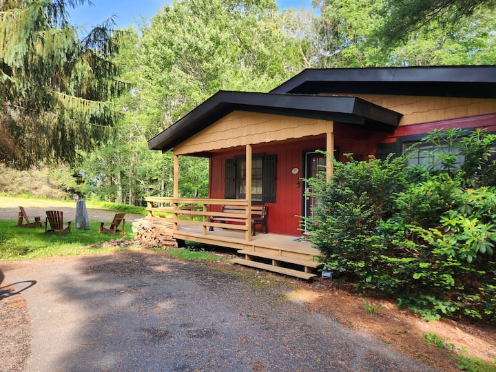 Big Valley View, Deck, Charcoal Grill And Hot Tub - Canaan Valley, WV