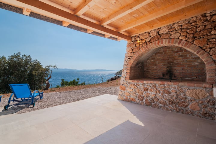 Beachfront Hidden Gem By Nono Ban - Bol