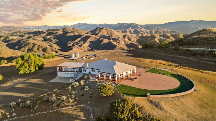Beautiful Private Mountain Estate On 10 Acres - Magic Mountain, CA