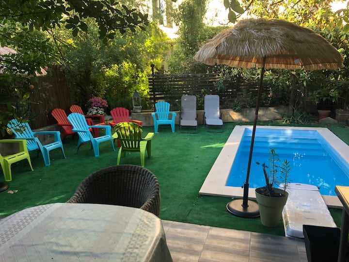 Logements Groupe Piscine Jusqu’à 12 Personnes - Monteux
