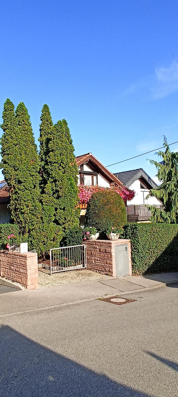 Phils Cozy Apartment / Bed And Self Breakfast - Leinfelden-Echterdingen