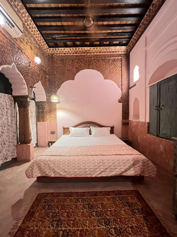 Ekal Kamra@haveli Heritage Room In Green Park - New Delhi
