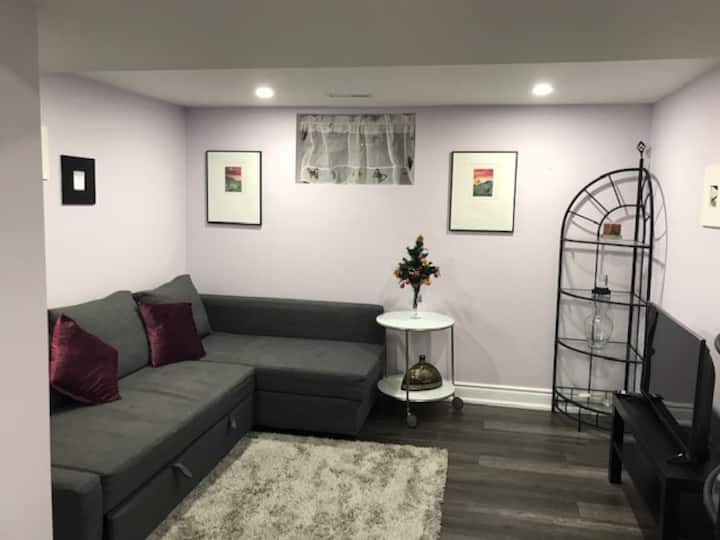 Cozy 2 Bedroom Suite, With Parking, Self Check In - Toronto