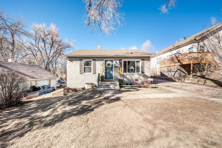 Hillside Cottage-downtown & Prospect Lake! - Colorado Springs, CO