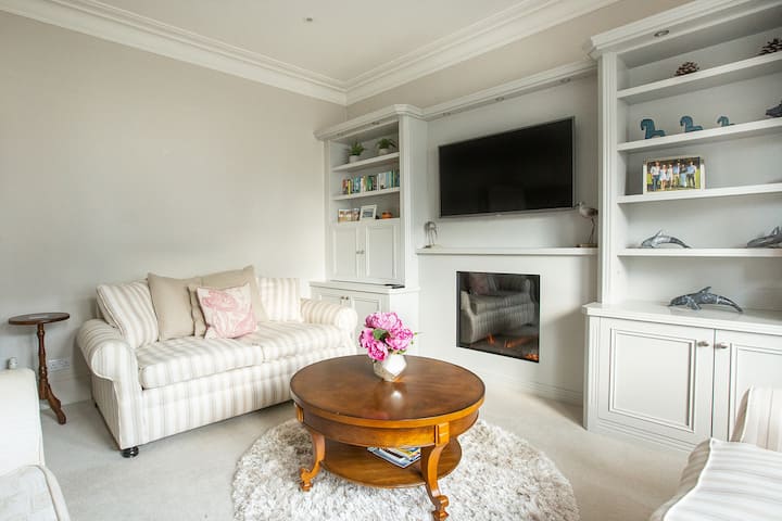 Centrally Located Falmouth Townhouse - Sleeps 8 - Penryn