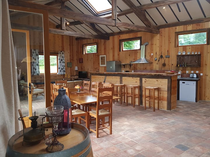 Gite Des Contes Amérindiens, (Auvergne - Loire) - フランス