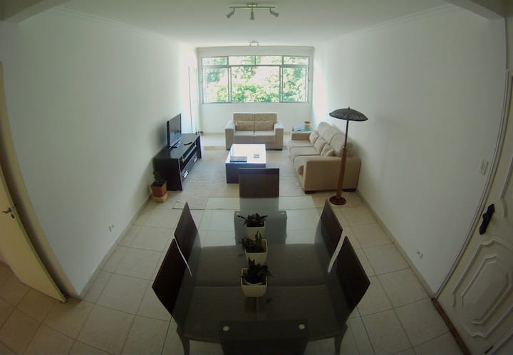 Praia Do Itararé Pé Na Areia E Vista Para O Mar . - Santos, Brasil