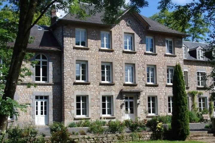 Chateau De Vaudezert - Domfront