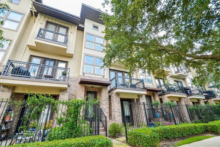 New Luxury Downtown Townhouse - Houston, TX