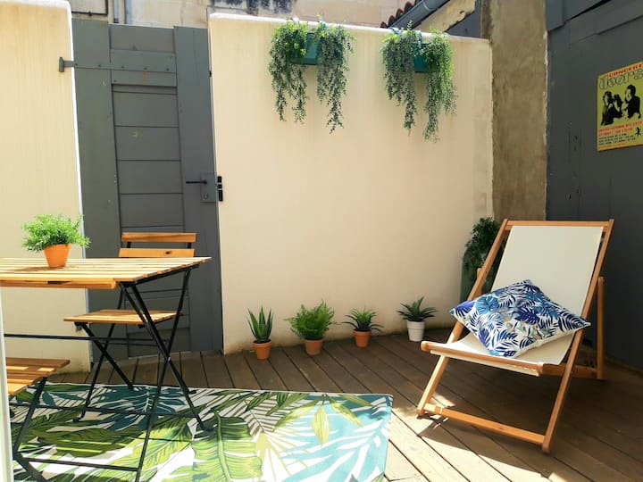 T2 Avec Terrasse Ensoleillée à 150m Du Marché - La Rochelle