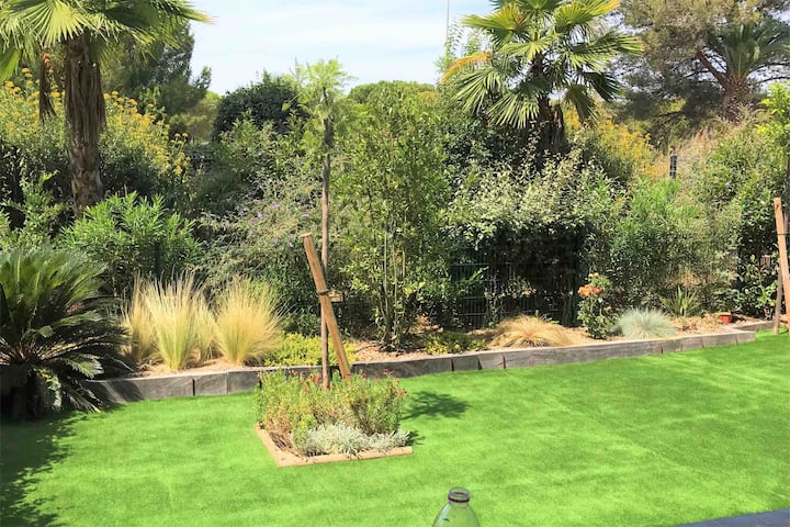 Appart. Neuf  Près Ville, Gare, Aéroport Et Plages - Plage de l'Almanarre