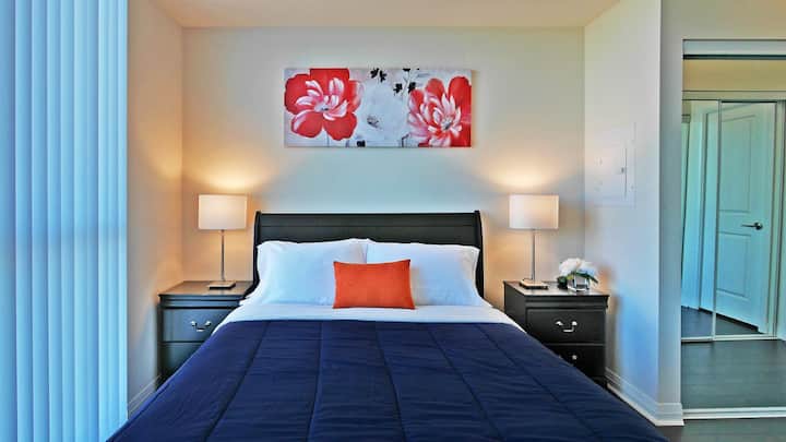 Professionally Managed 2br Condo Square One G22 - Mississauga