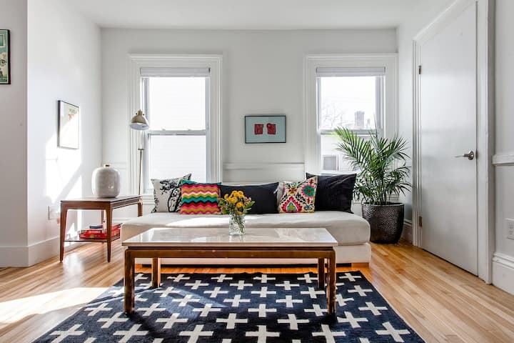 Sunny And Romantic East Bayside Getaway ❤️ - Portland, ME