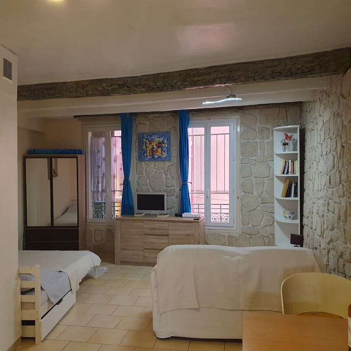 Old City Charm : Studio Heart Of Nice - Nice