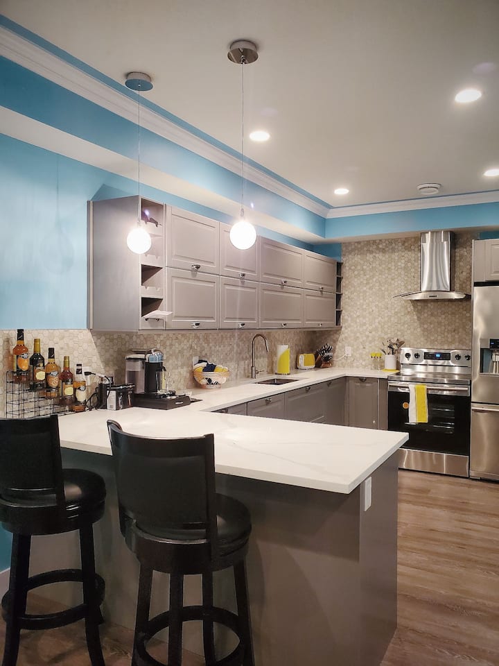 Wow!! Modern With A Splash Of Glam! - Fort McMurray