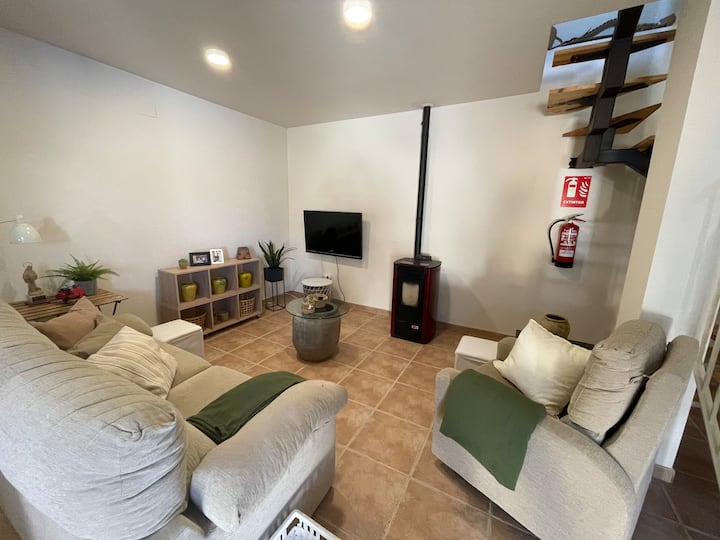 Agradable Casa Rural Con Chimenea Interior. - Fuentealbilla