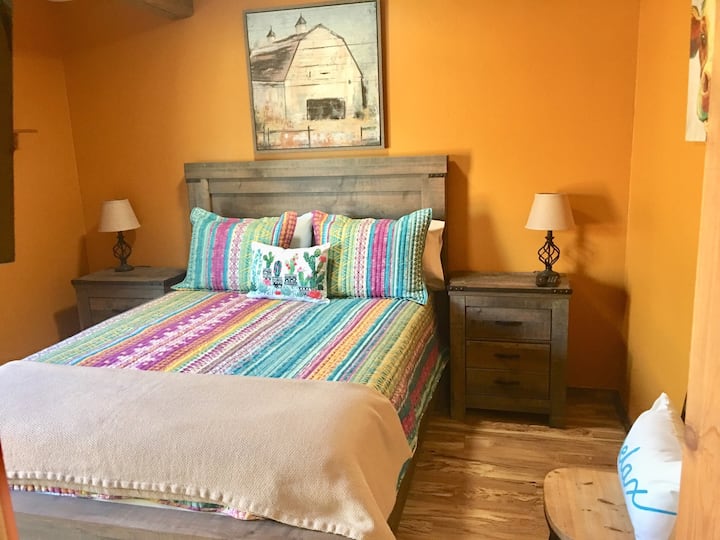 *2bed/1ba P.s. Private Entry & Patio Bbq - Palm Springs, CA