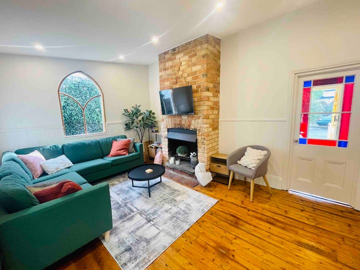 Lemon Tree Cottage, Yarraville. Inner City Oasis. - Kensington