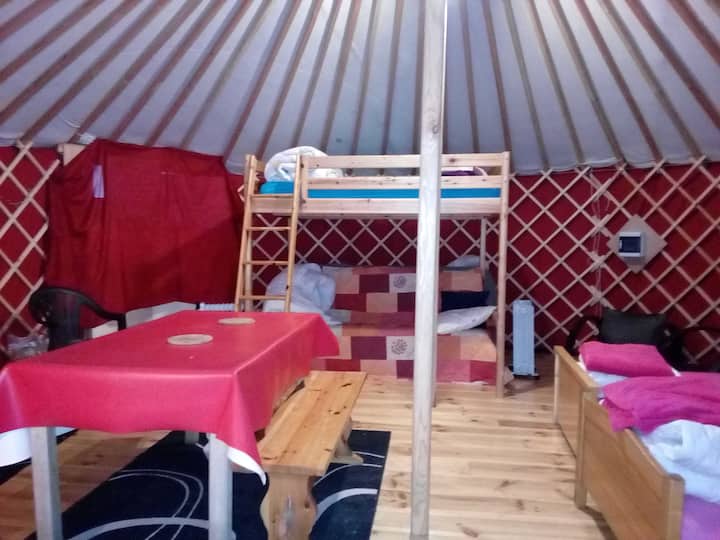 Belle Yourte Spacieuse 5 Couchages Jura Montagnes - Les Rousses