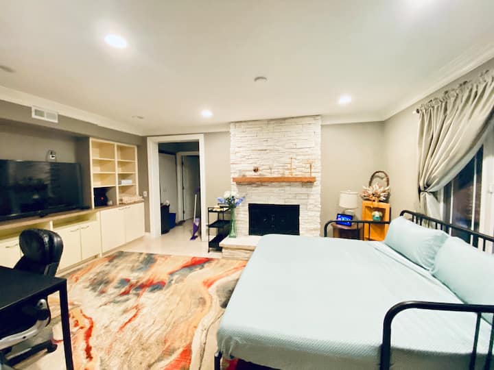 Studio With The View Of The Pool & Spa - Riverside, CA