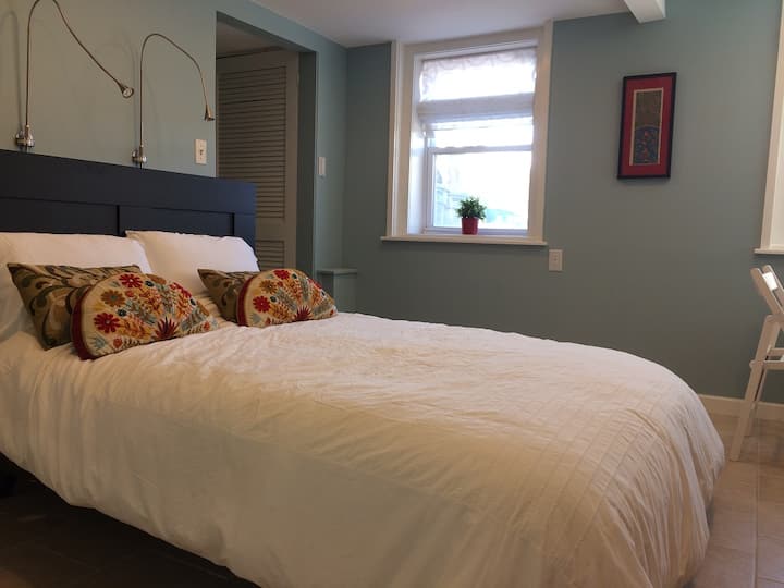 Room With Attached Kitchen, Steps To Park, Subway - New York