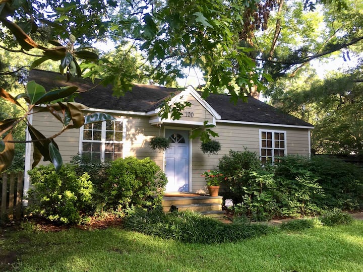 The Garden House Is Close To The Trolley & Main St - Starkville, MS