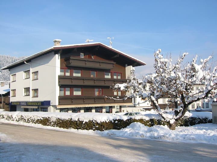 Zimmer Für 4 Mit Frühstück Im Herzen Von Fügen - Zillertal