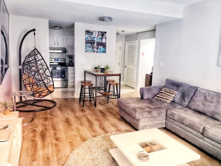 Modern 2 Bedroom 2 Bath Beween Boston And Salem - Revere, MA