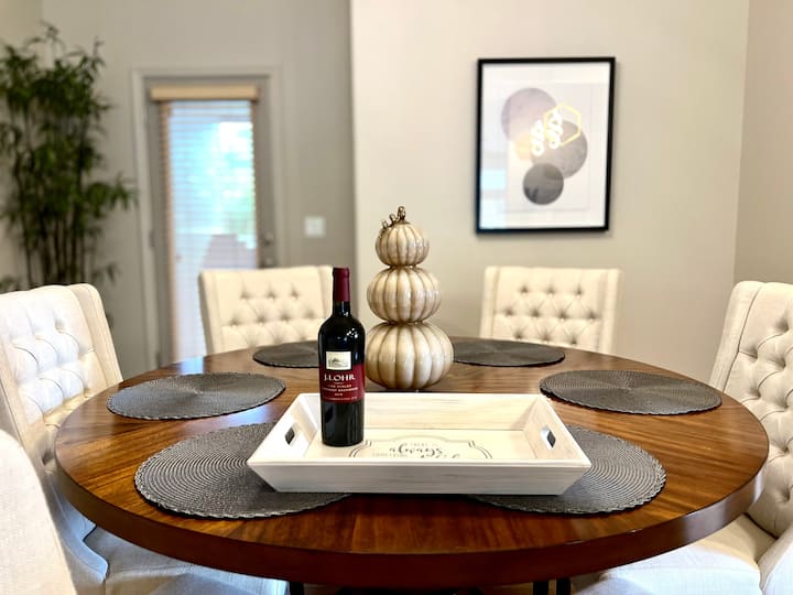 Luxury 3br Home, Comfy 🛌, Wifi, Quiet, Near 🎬🛍✈️ - Boise, ID