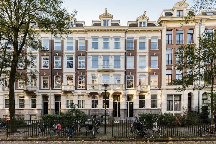 Great Place For Exploring The Best Of Amsterdam! - Amsterdam