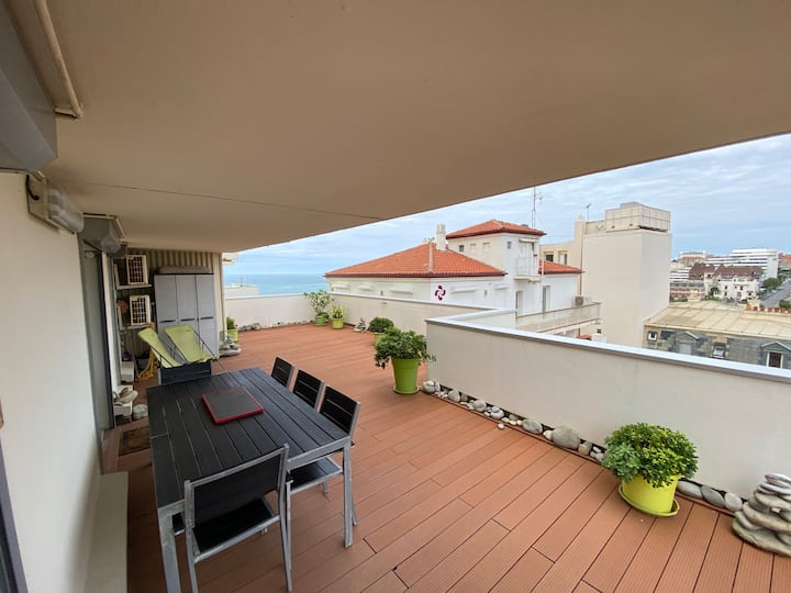 T2 Avec Grande Terrasse Vue Mer & Ville / Piscine - La Grande Plage - Biarritz